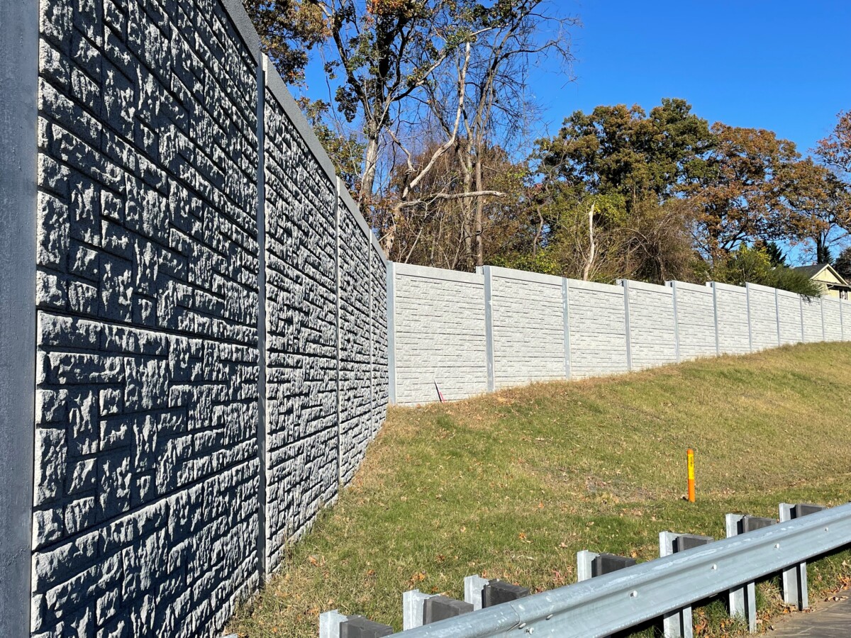 Jamestown Parkway • Durisol Noise Barriers