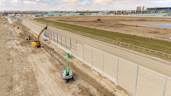 Woodbine Racetrack Acoustic Wall • Durisol Noise Barriers